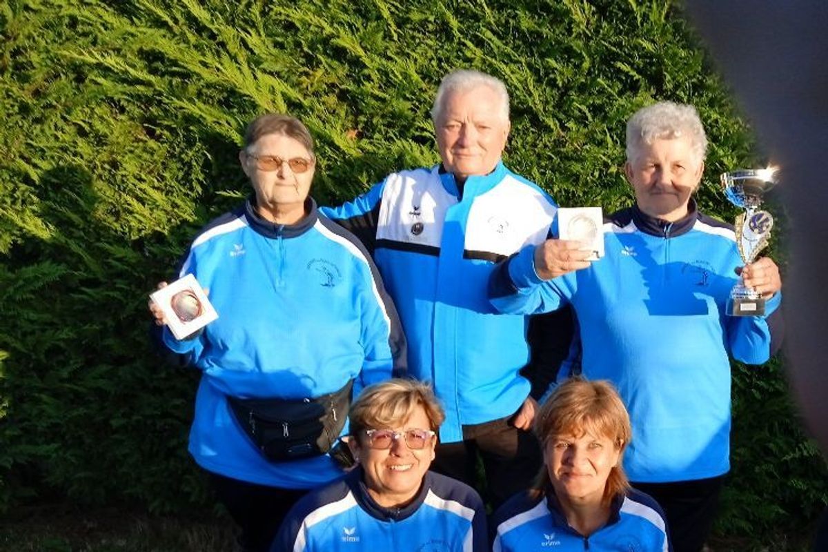 Les féminines de la pétanque championnes d'Allier de 1re division - La ...