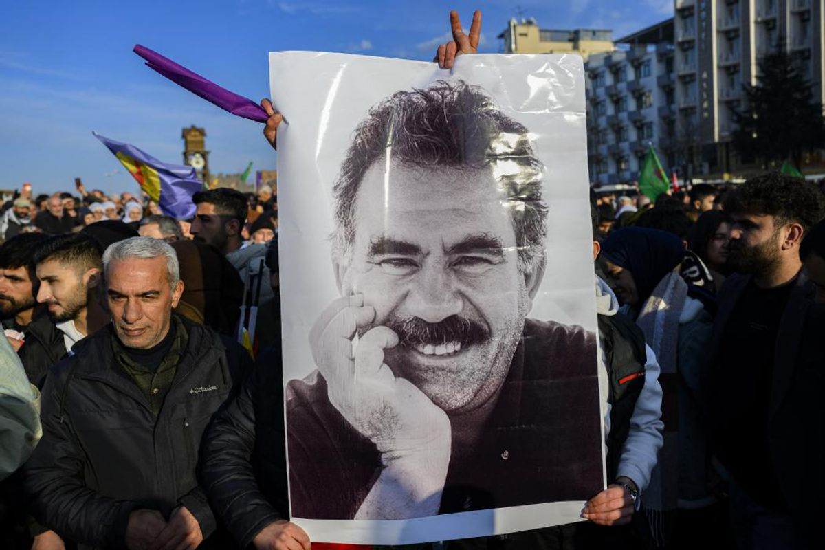 Turquie : le PKK annonce sa dissolution et la fin de la lutte armée ...