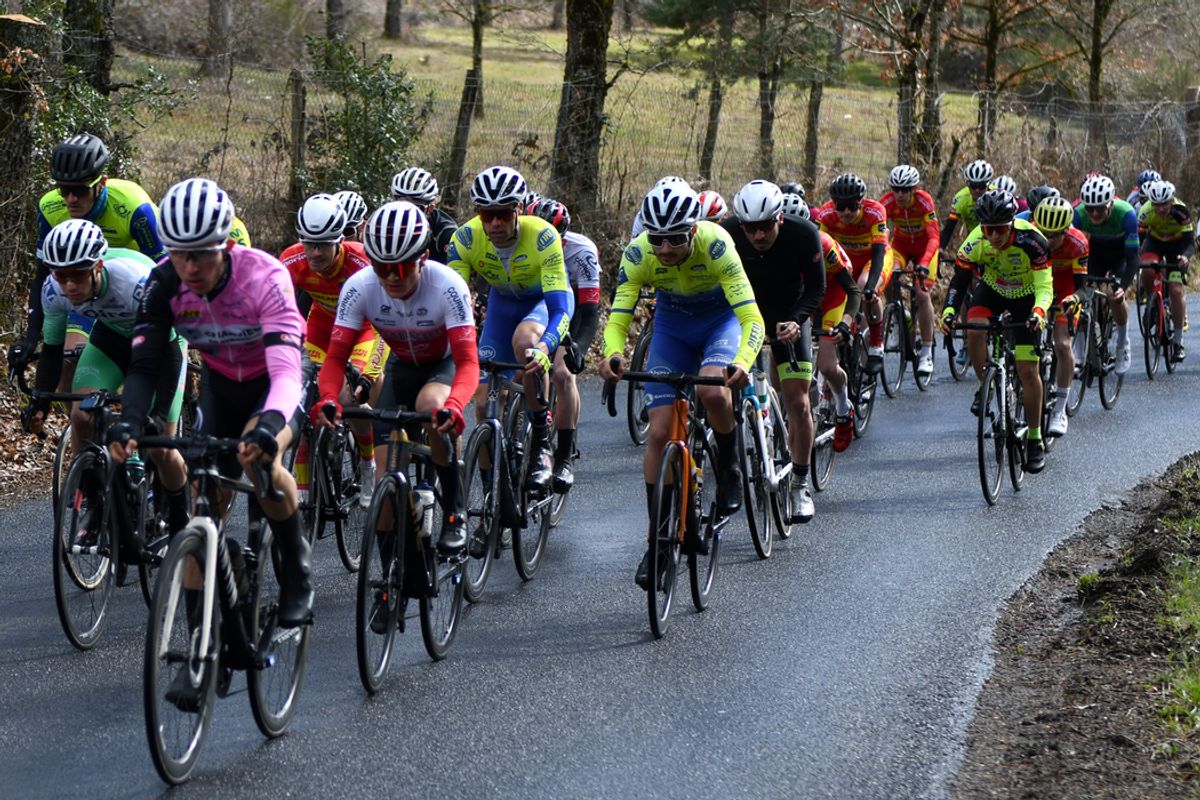 Comment le peloton cantalien s'adapte à la refonte des catégories du ...