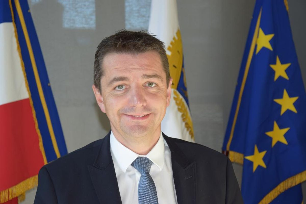 Chantage à la sextape : le maire de Saint-Etienne dénonce des ...