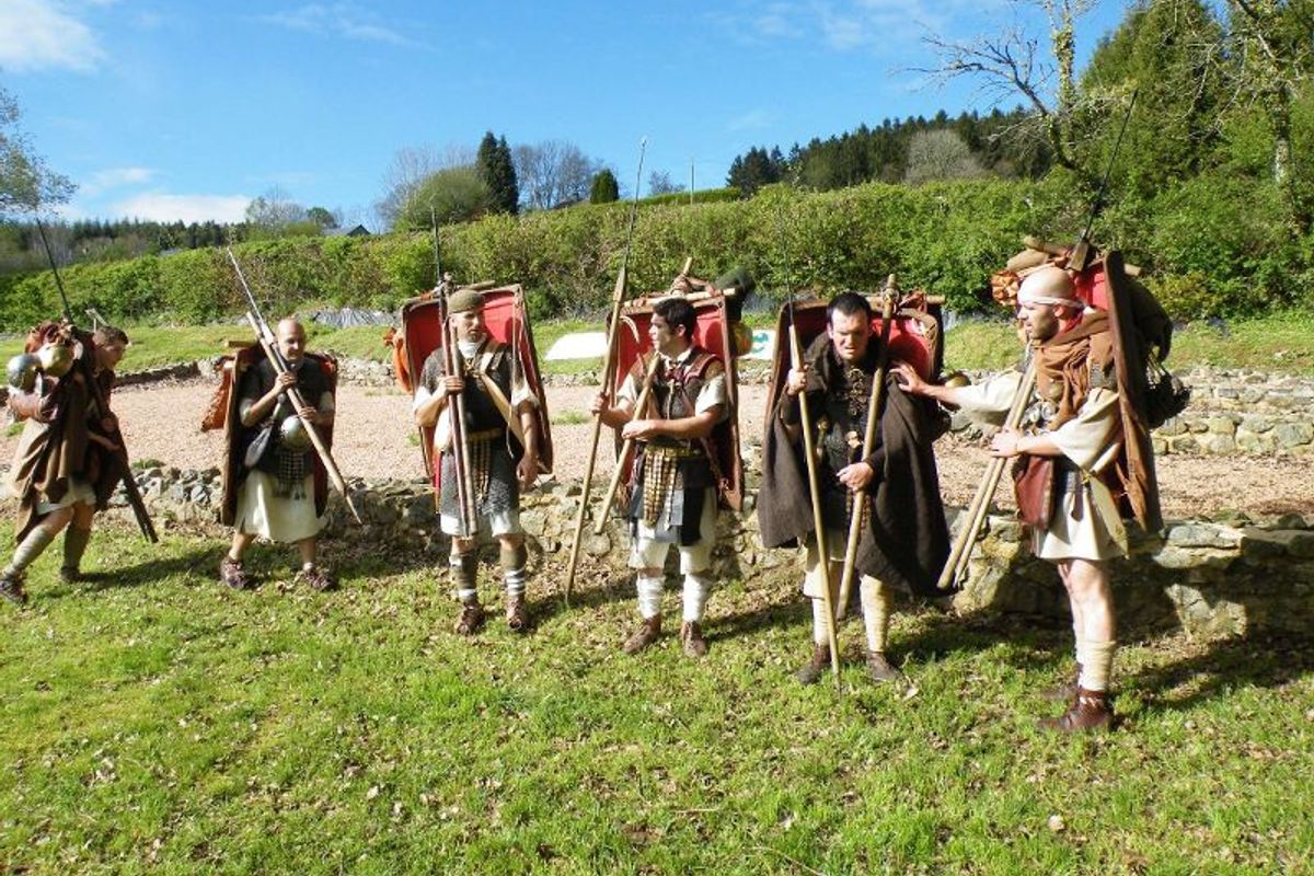 Huit légionnaires et un centurion de la Légion VIII Augusta ont ...