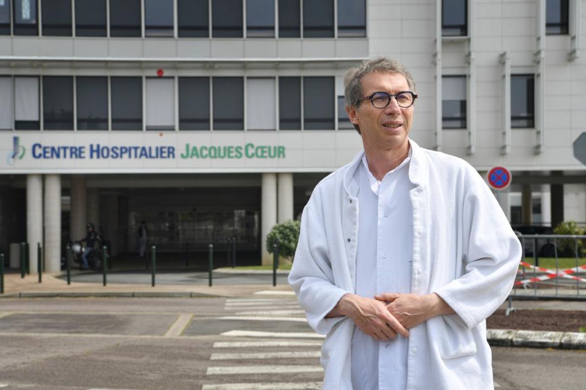 Le docteur Michel part à la retraite après 40 années de carrière à ...