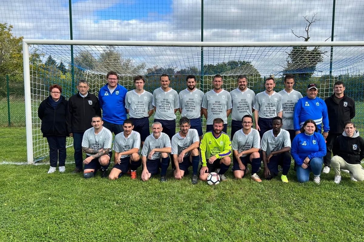 À Agonges (Allier), treize châteaux et un onze de copains - La Montagne