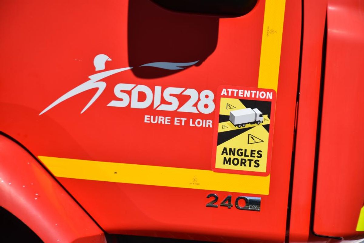 À Dreux, un accident entre un poids lourd et une voiture fait quatre blessés - L’Écho Républicain