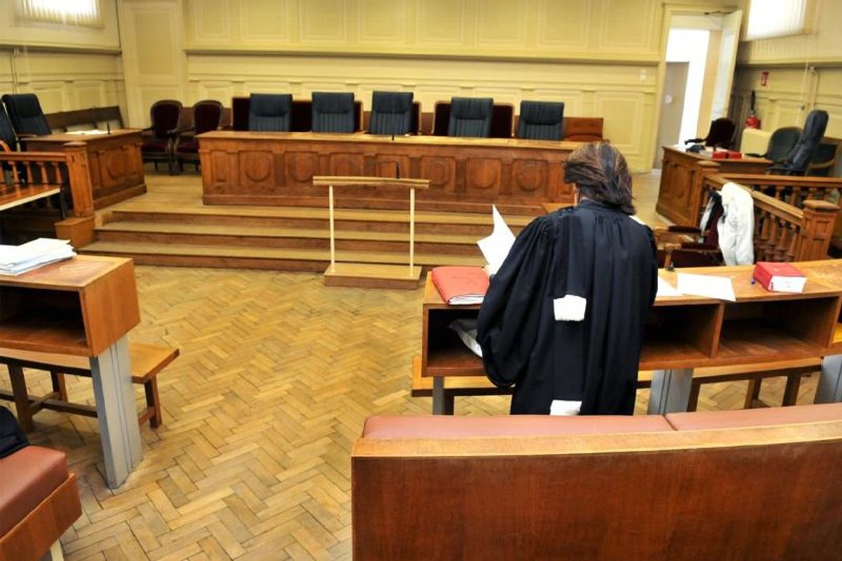 Un an de prison ferme pour le clown braqueur du magasin Aldi - Le Berry ...