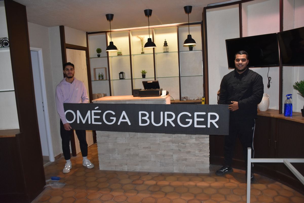 Tacos et burgers au menu d'Oméga Burger à Thiers - La Montagne