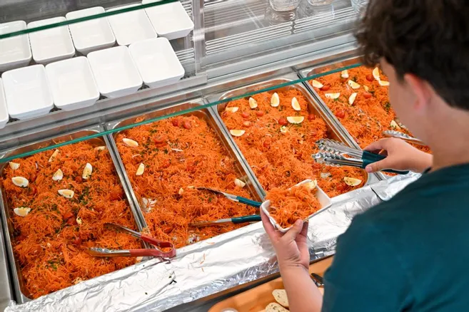 Bio à la cantine : bonnet d'âne décerné à Orléans, qui assume son choix ...