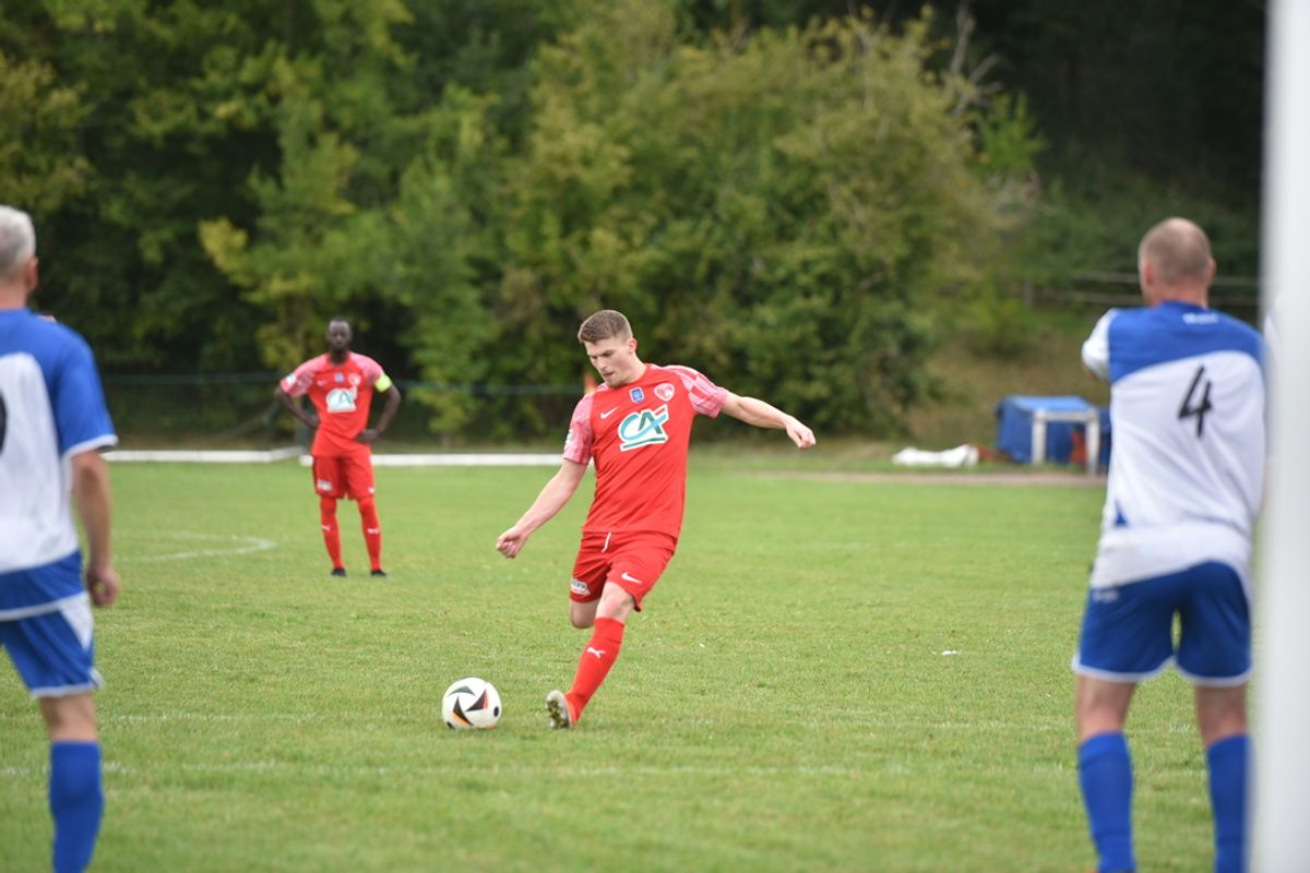 Football : les ambitions de Maintenon et de la réserve du C'Chartres en ...