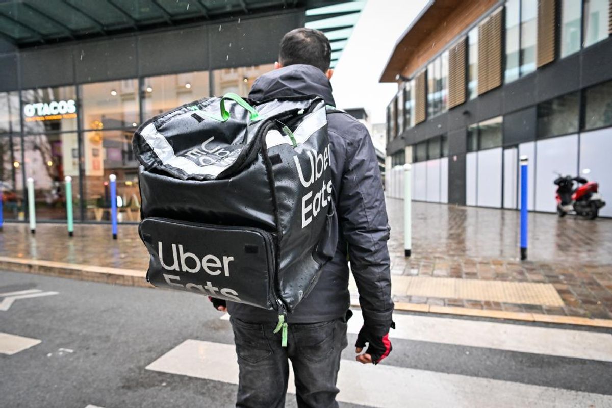Grève des livreurs Uber Eats : le dialogue social dans l'impasse ? - La ...