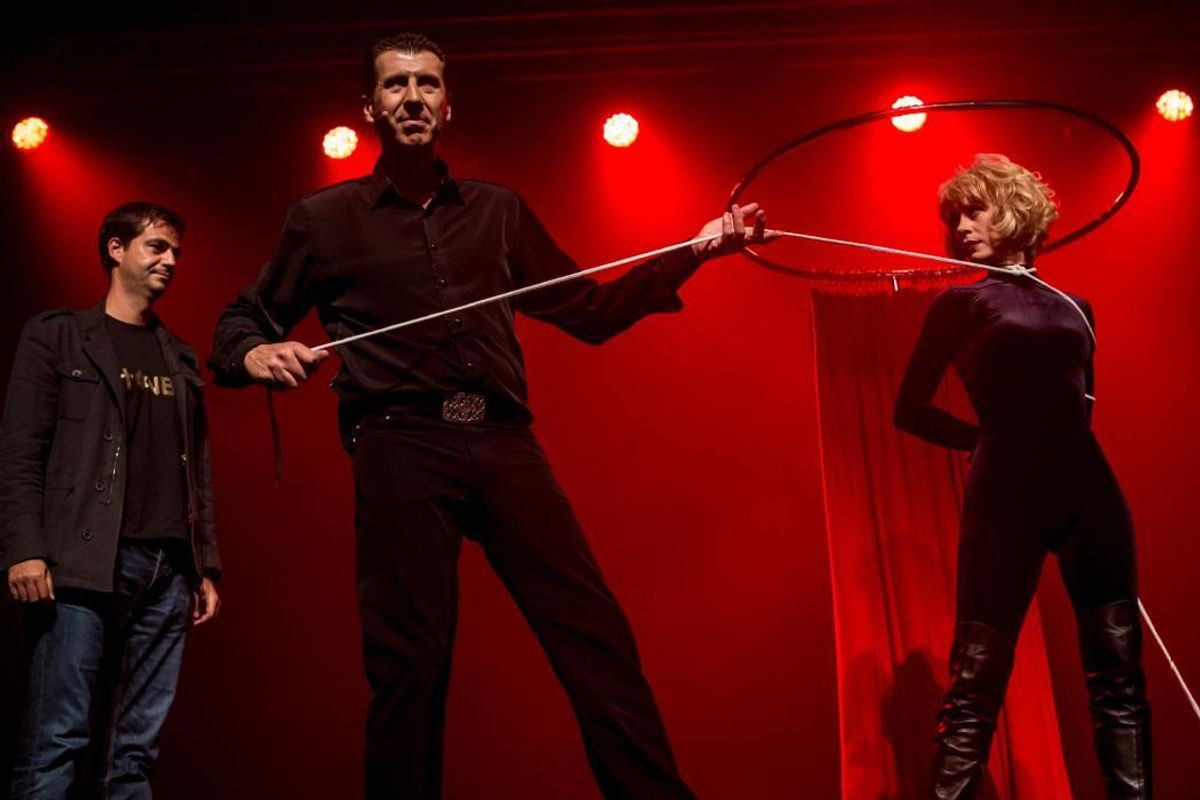 Le Théâtre magique, une salle de spectacle itinérante - La République ...