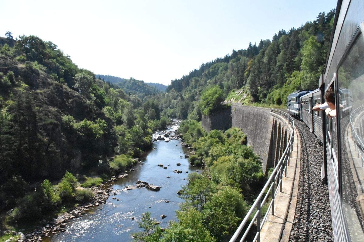Voyages : longtemps distancé par l'avion, le train redécolle - La Montagne
