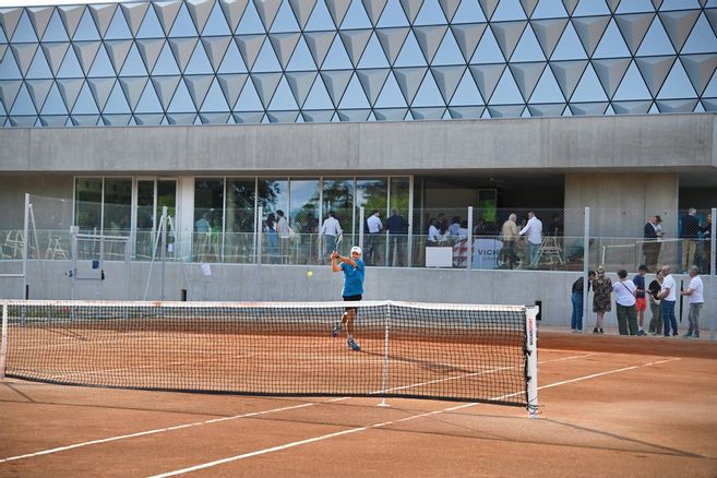 Découvrez le nouveau Sporting Vichy Tennis Padel tout juste inauguré - La Montagne