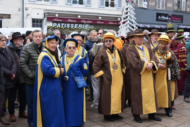 La cuvée 2025 de la Ficelle et le dessin qui va habiller les bouteilles dévoilés, à Saint ...