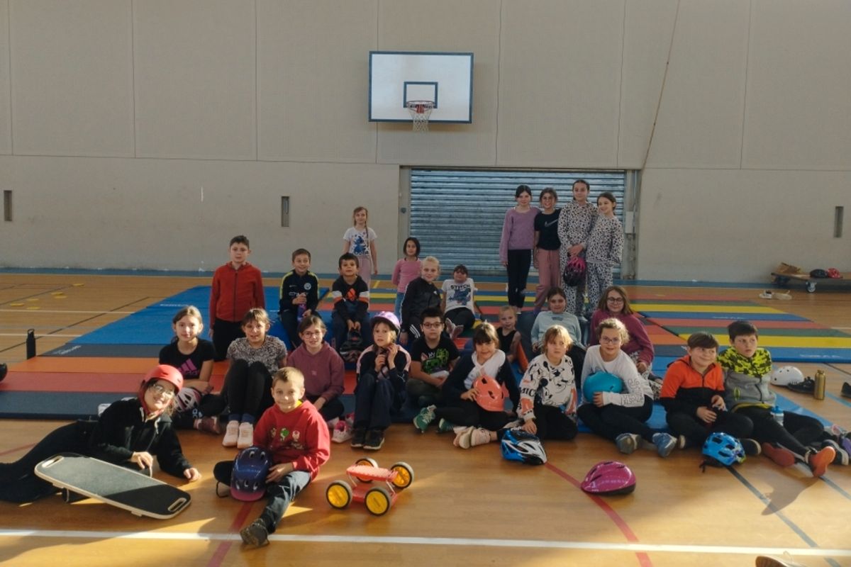 Les élèves de Marsac-en-Livradois participent à une journée cirque-gym ...