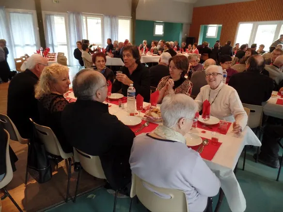 GIMEL LES CASCADES. Plus de 100 personnes ont participé au repas ...