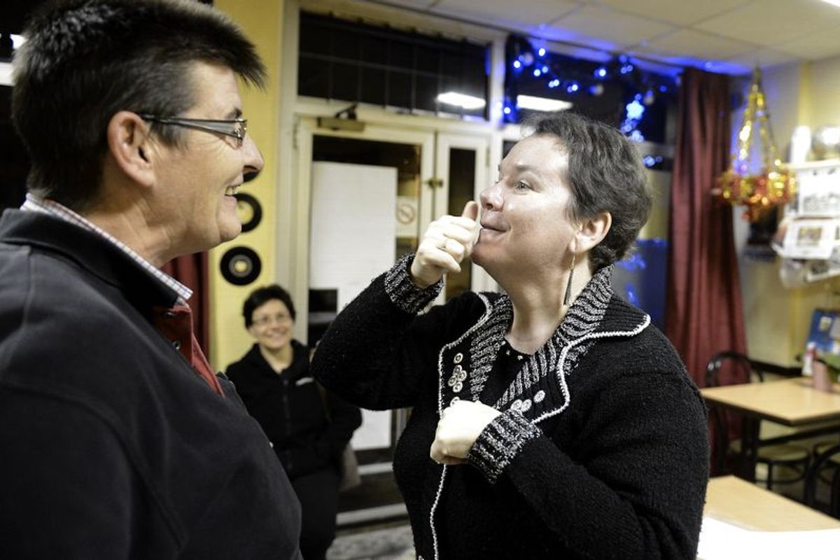 Atteinte du syndrome d’Usher, Stéphanie Perot a perdu la vue et l ...