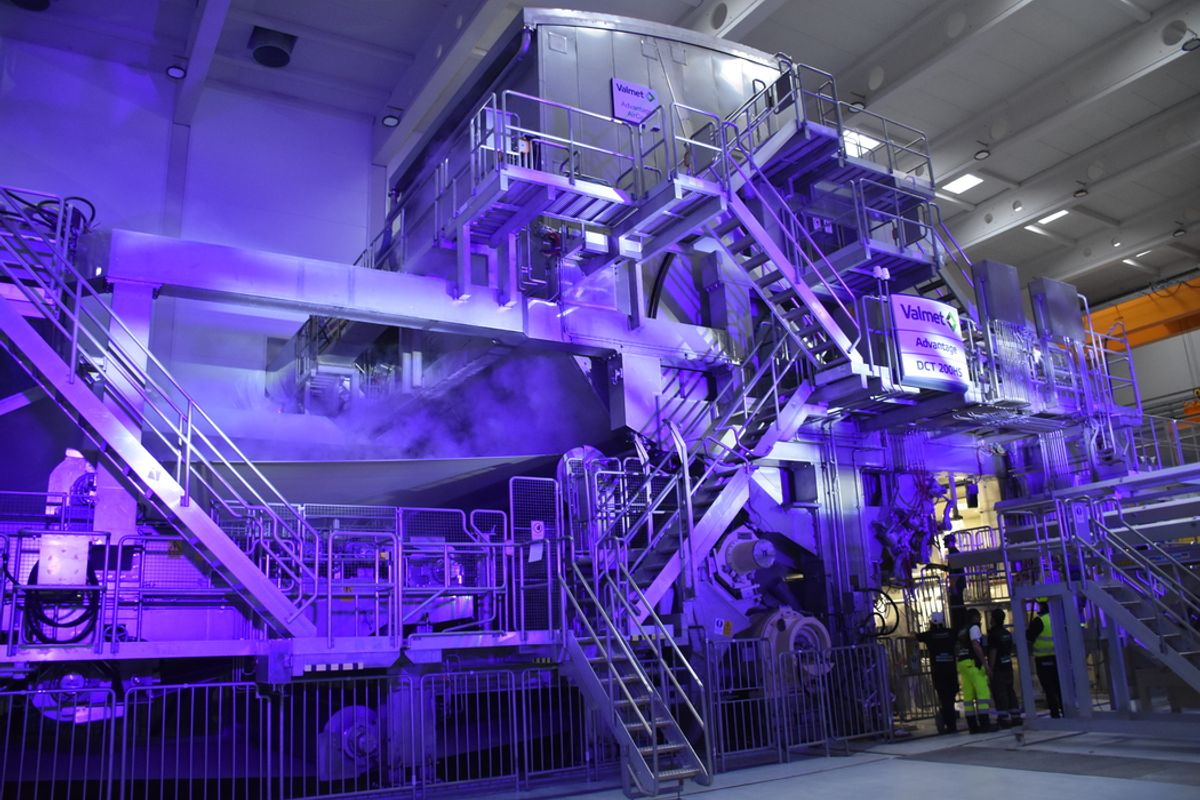 La nouvelle machine à papier d'ICT France équipée du yankee, une pièce ...