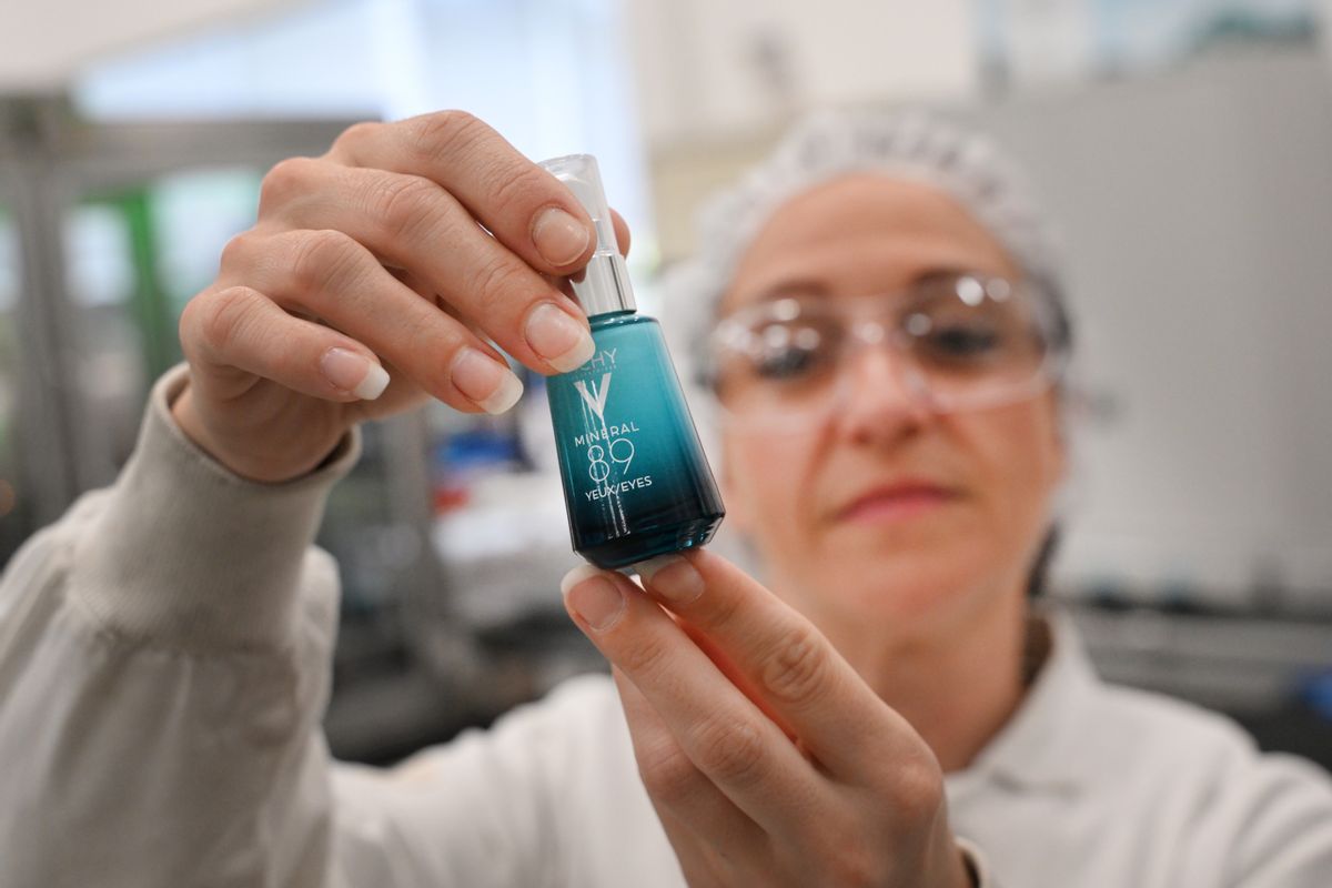 Chez L'Oréal, la fin du "tabou de la ménopause" profite à toute l ...