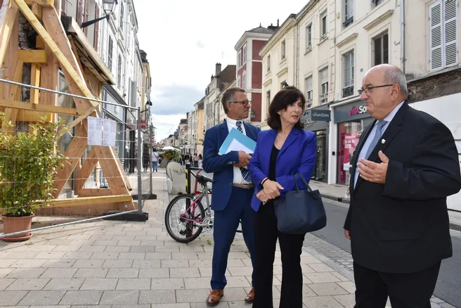 La nouvelle préfète, Sophie Brocas, en visite à Montargis, "ville plus ...