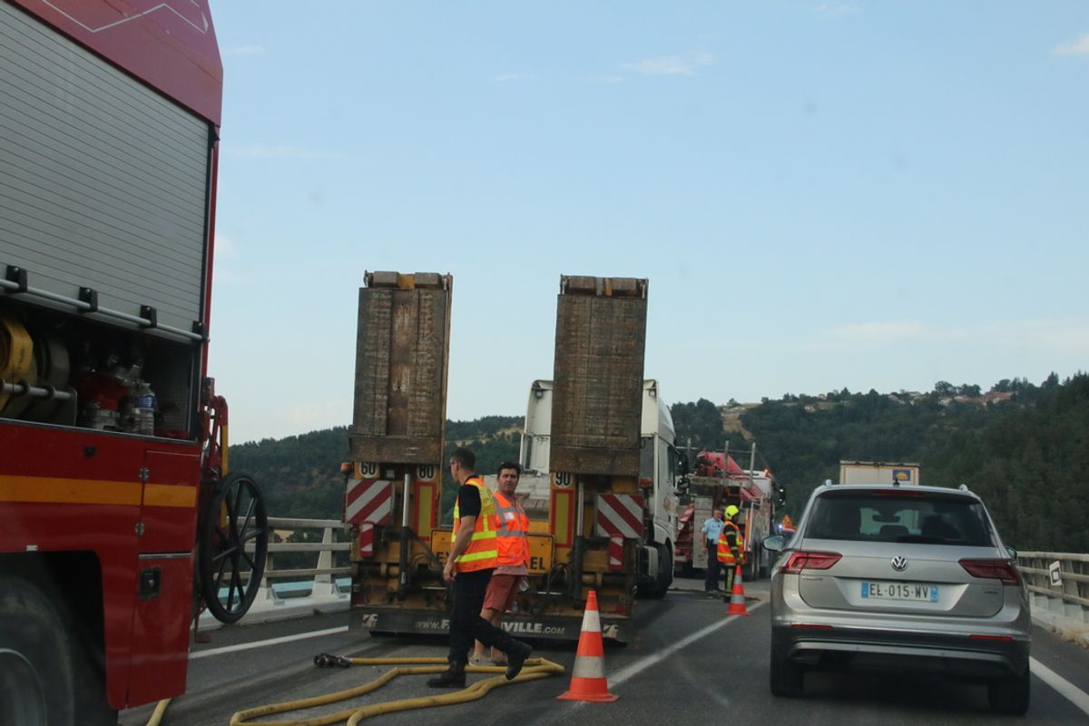 Accident sur la RN88 : un blessé grave dans une collision avec un poids lourd sur le viaduc du ...