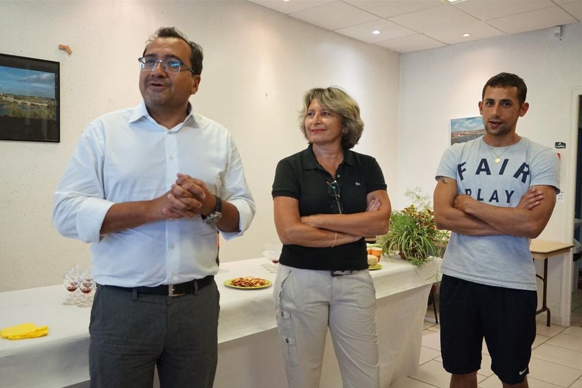 SAINT JEAN DE LA RUELLE. La gérante du tabac-presse, Isabelle Dubois, s ...