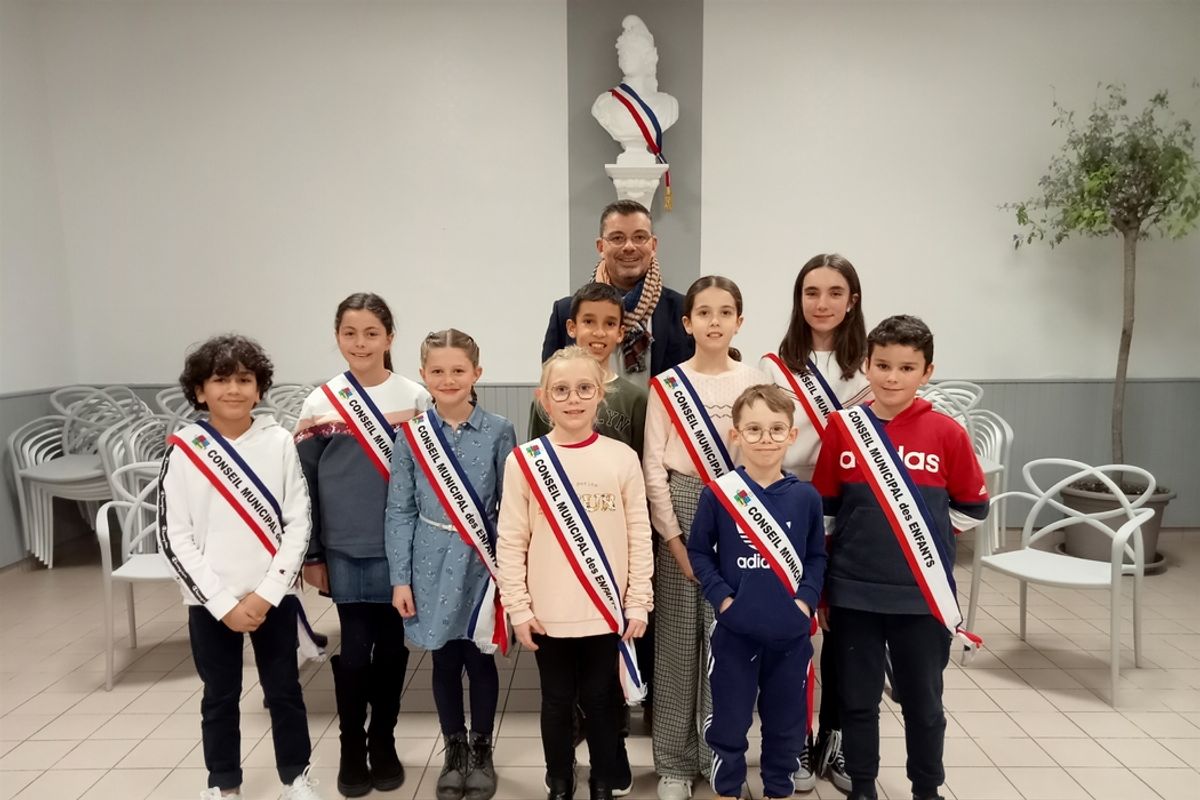 SAINT REMY EN ROLLAT. Des jeunes enfilent l’écharpe - La Montagne