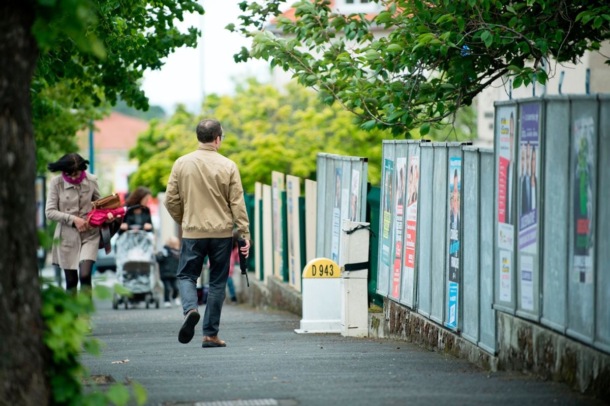 Le casse-tête des panneaux électoraux, Pascal Blanc tacle le PSG... Les indiscrétions de la ...