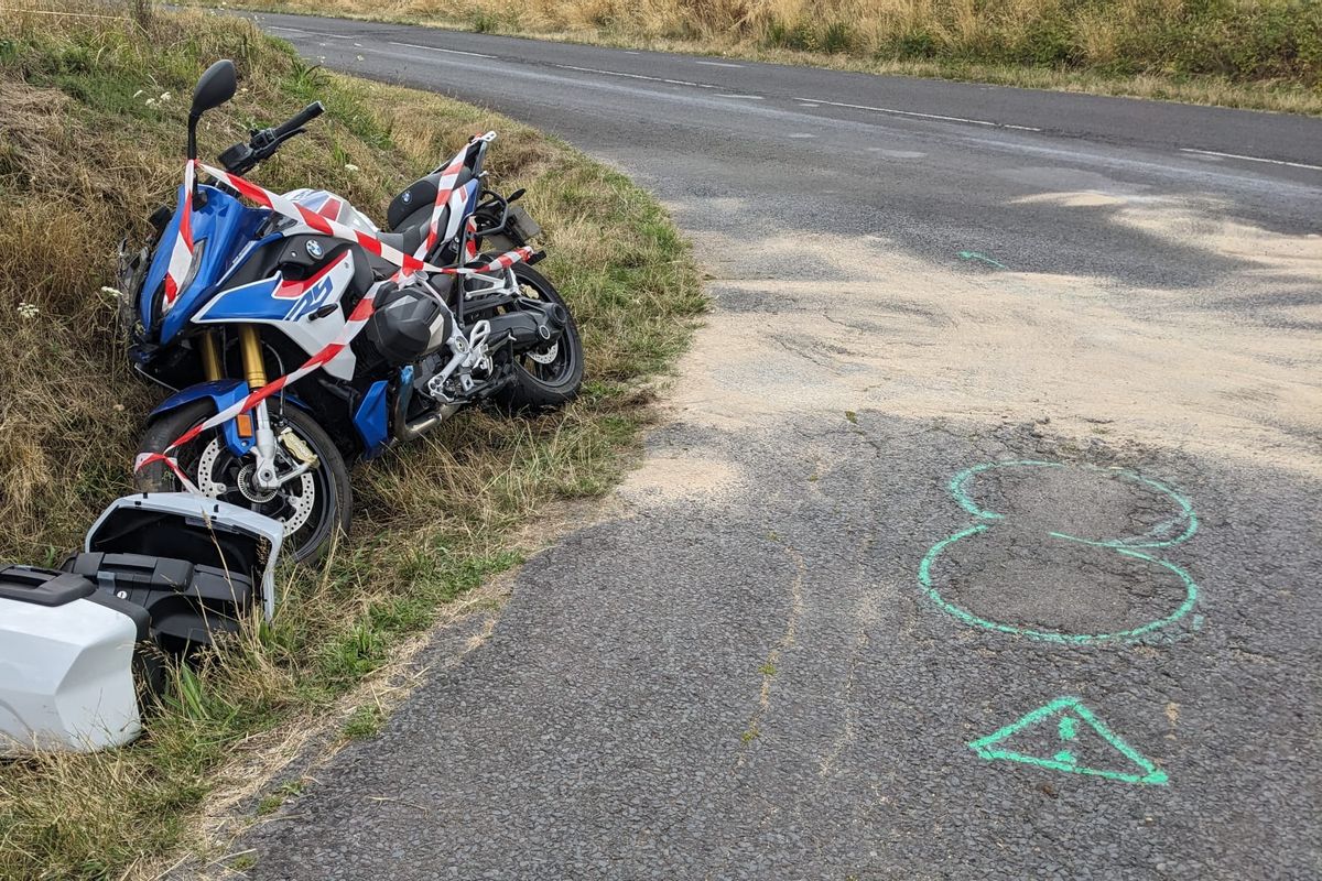 Un motard de 72 ans projeté au sol après une collision avec un tracteur ...