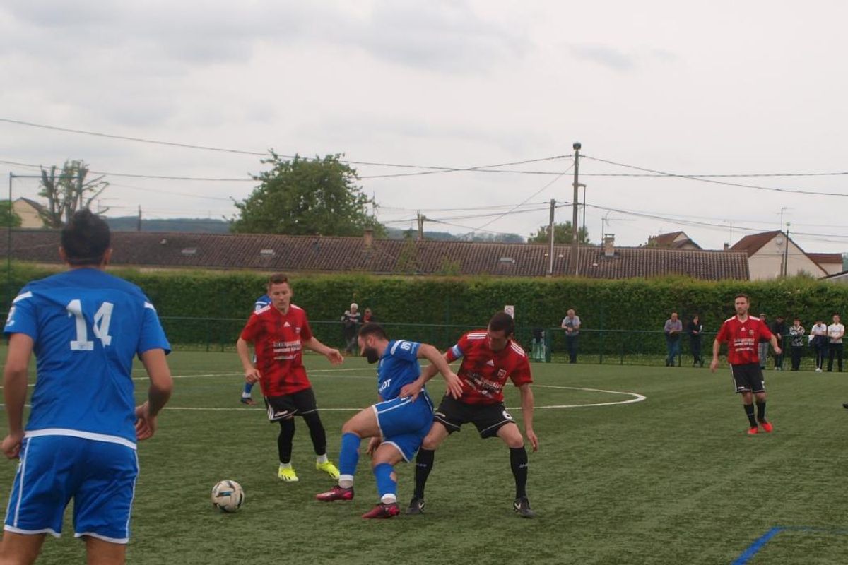 Le FC Sens se qualifie pour les demi-finales de Coupe de Bourgogne ...