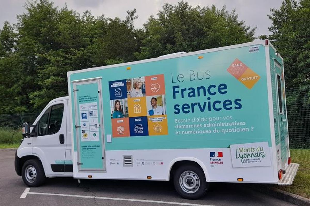 Le bus France services arrive - Le Pays Roannais
