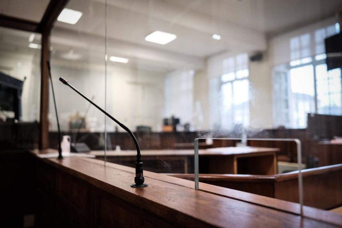 Agression homophobe dans un bar de Cosne : il fait voler la victime par-dessus le comptoir - Le ...