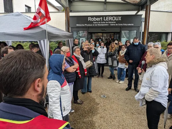 Les syndicats CGT et FO de l’hôpital veulent faire signer une pétition aux habitants pour garder ...