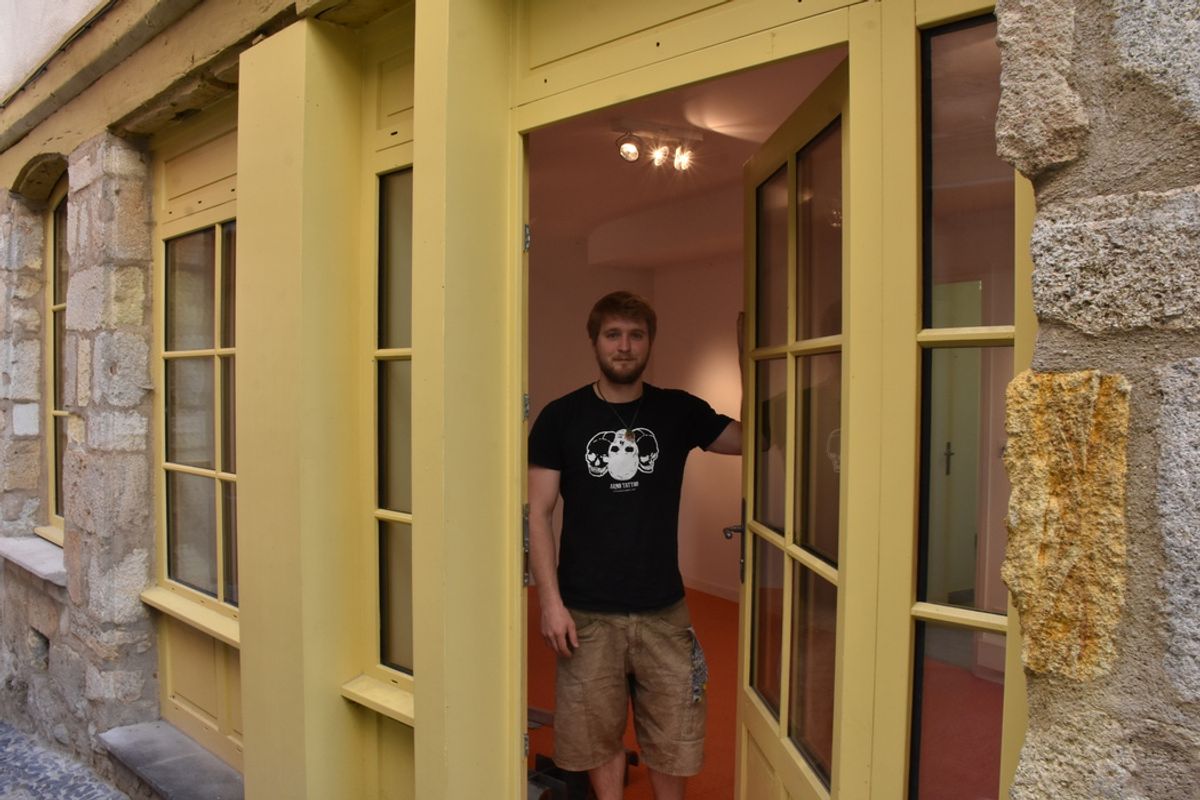 Le jeune coutelier Tim Bernard s'installe dans un local des « ateliers ...