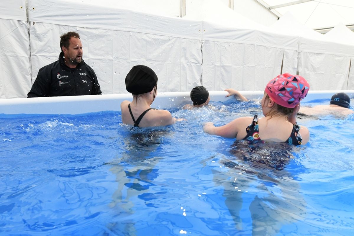 Apprendre à éviter la noyade sans même savoir nager : c'est possible ...