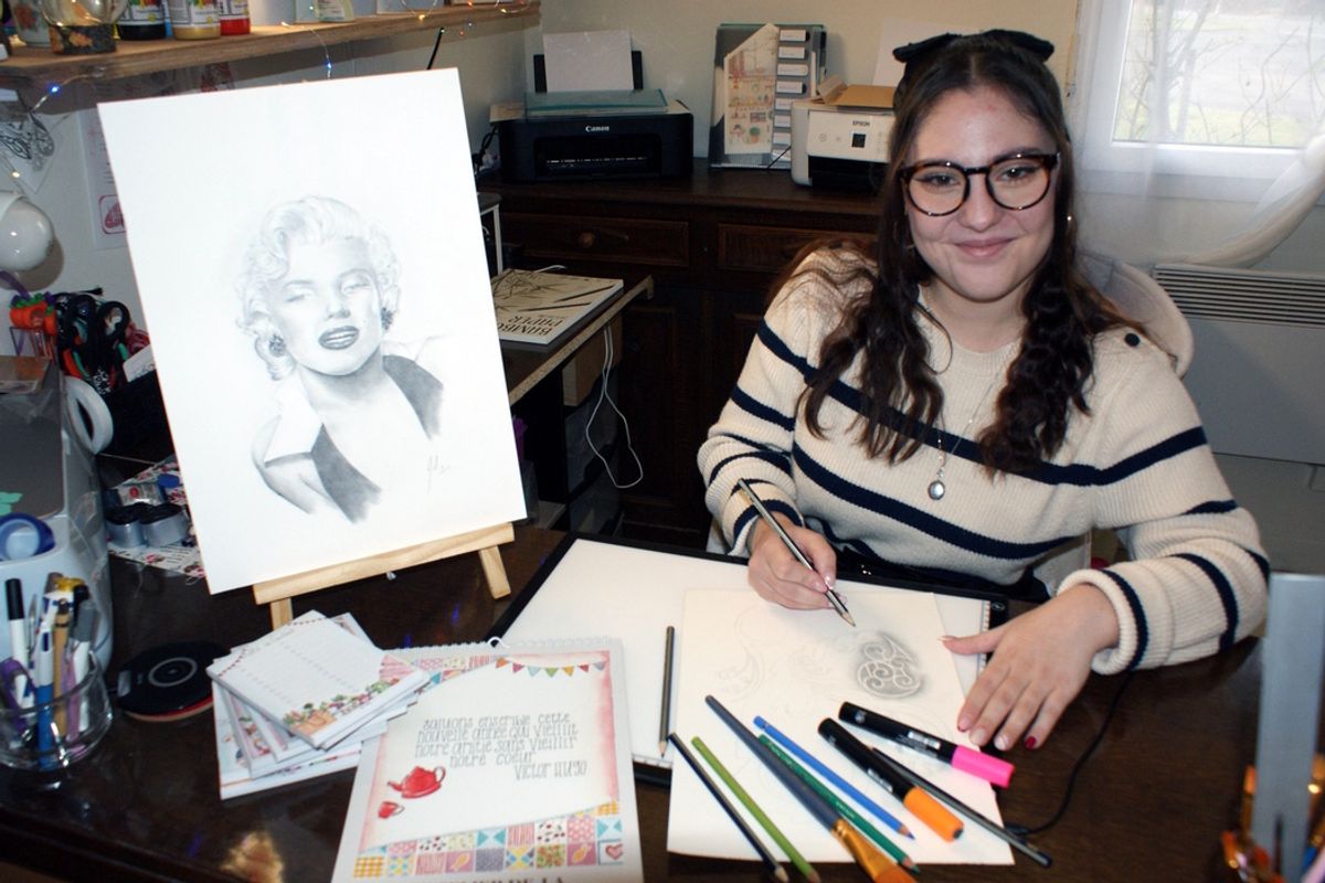 Colleen Ferreira-Da Silva dans sa bulle, avec ses crayons - Le Berry ...