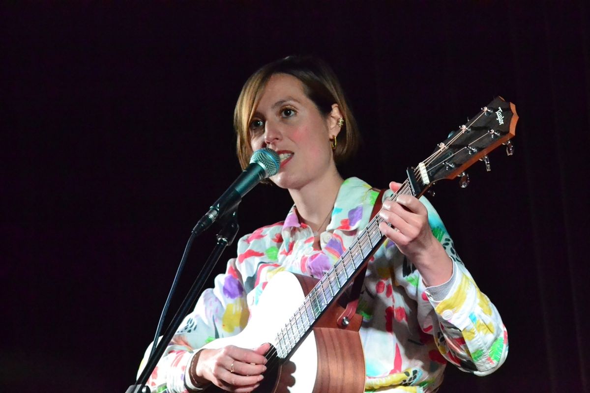 Sara June lors du dernier Jeudi en scène - La Montagne
