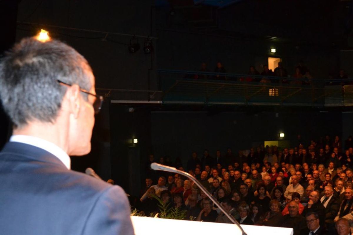 Bertrand Barraud et le conseil d’Issoire devant 500 personnes - La Montagne