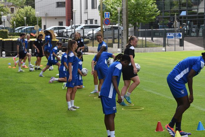 Les féminines de l'AJA ont entamé leur préparation estivale, vers leur ...