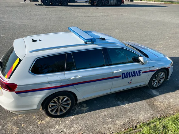 Les douaniers interceptent 3 tonnes de cocaïne au péage de Saint ...