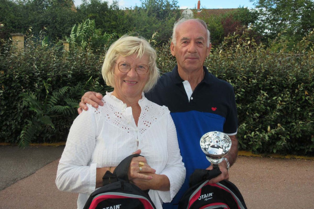 CHARLIEU. Pétanque des anciens Potain Manitowoc : une histoire de ...