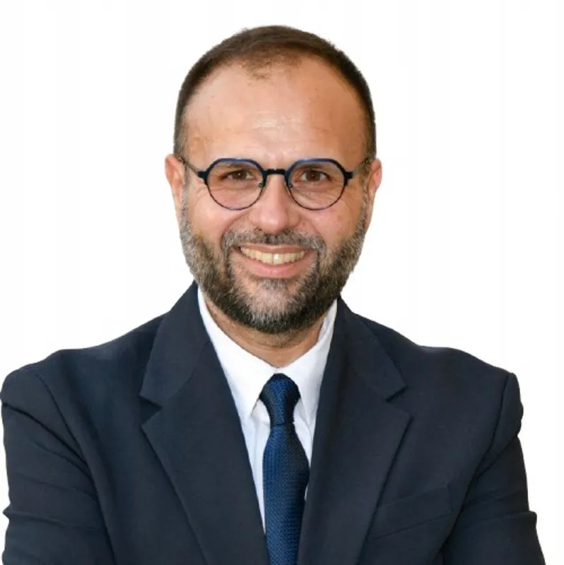 Que retenir du programme de Yannick Le Roux, candidat aux municipales à ...