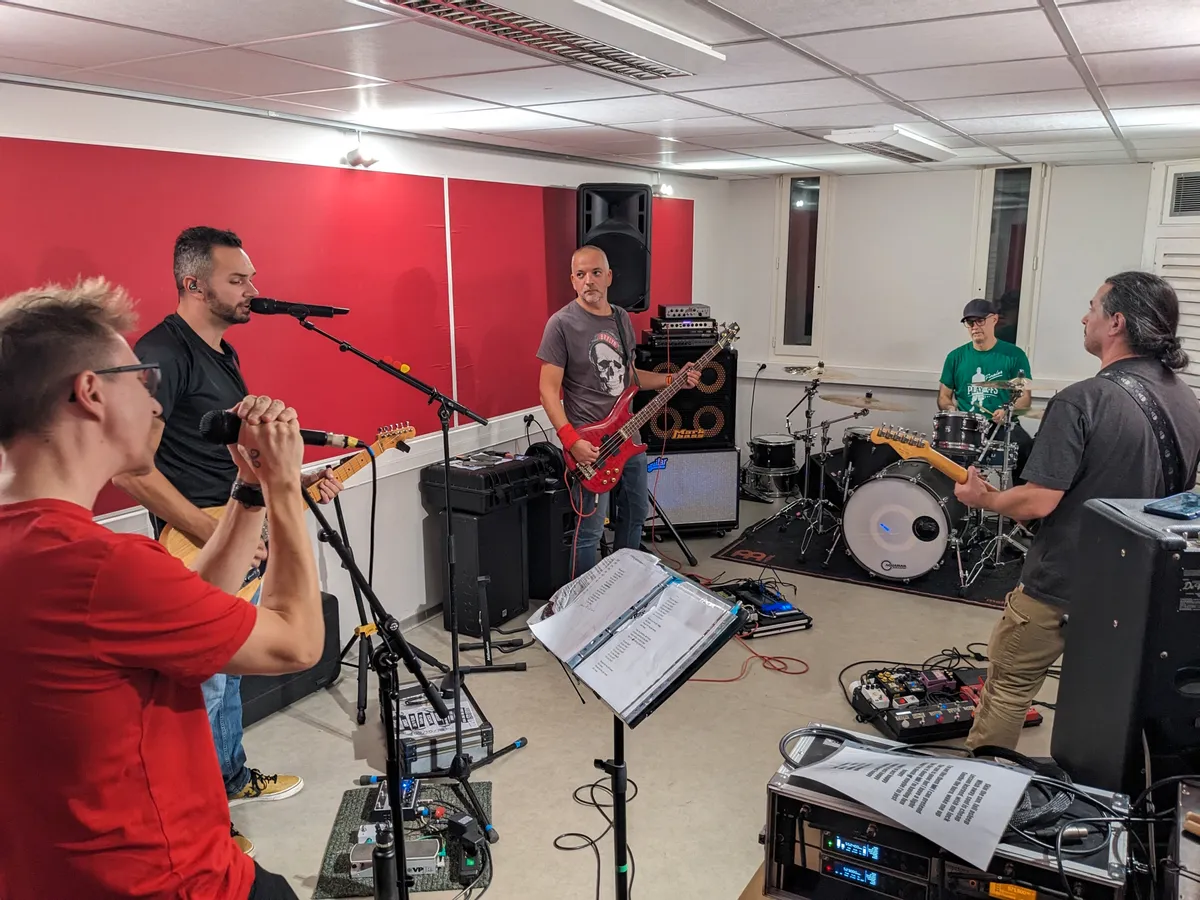 Première sur la scène de la SMAC de Tulle pour les quatre de Kurfew ...