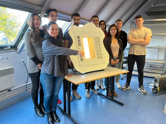 Un plafonnier pour désinfecter l'air et les surfaces conçu à Limoges ...