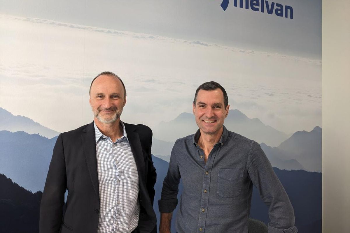 Melvan commence à voir le soleil briller sur ses panneaux ...