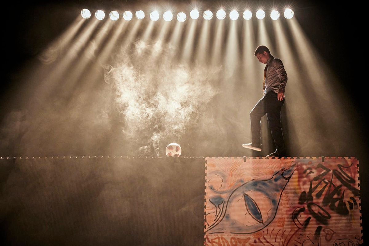 "Mouton noir", un spectacle de football freestyle signé Paul Molina à ...