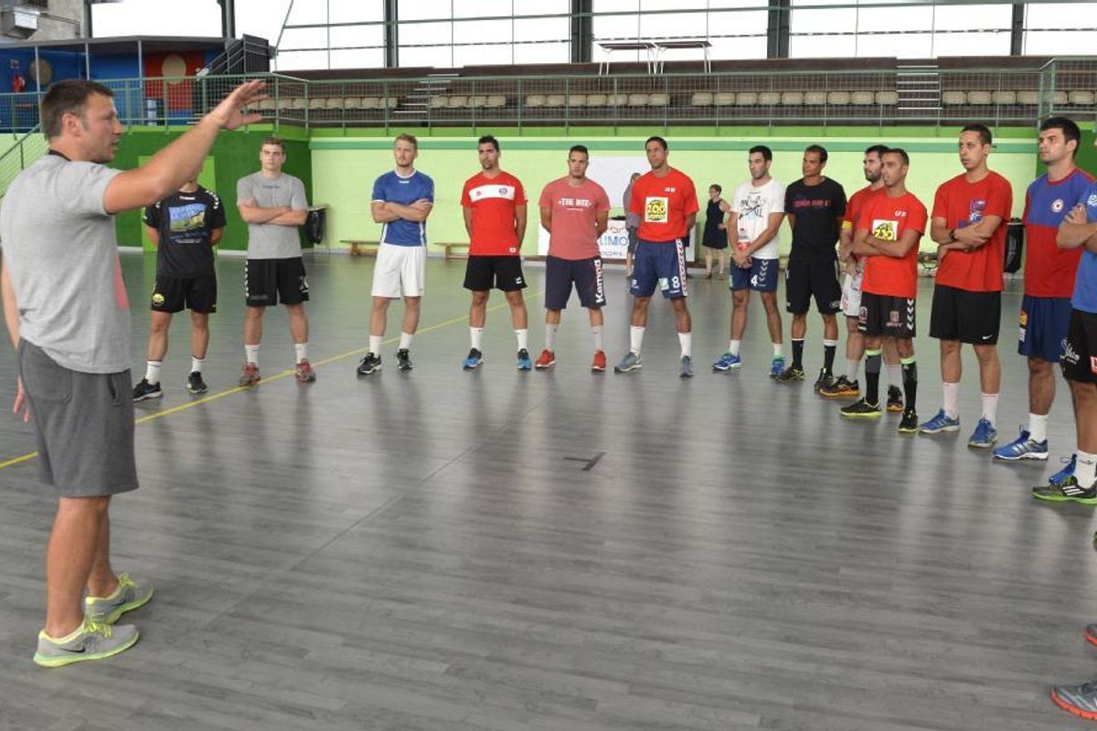 « Une équipe qui tient la route » selon le coach Nenad Stanic - La Montagne