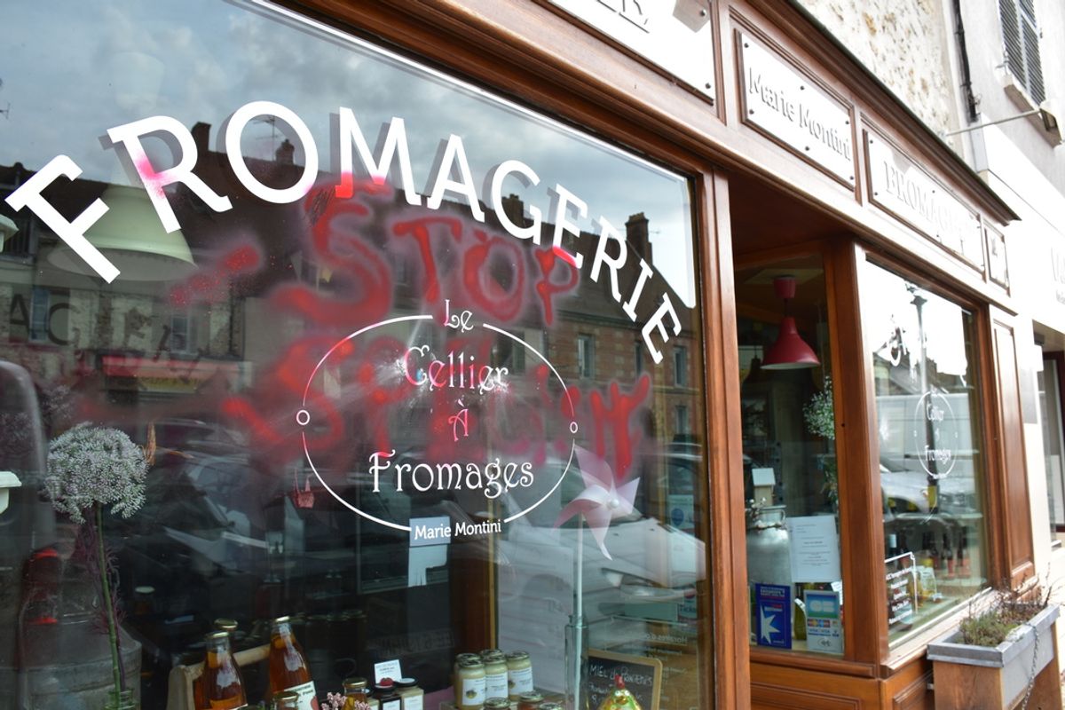 L214 Chartres condamne les dégradations de commerces à Saint-Arnoult-en ...