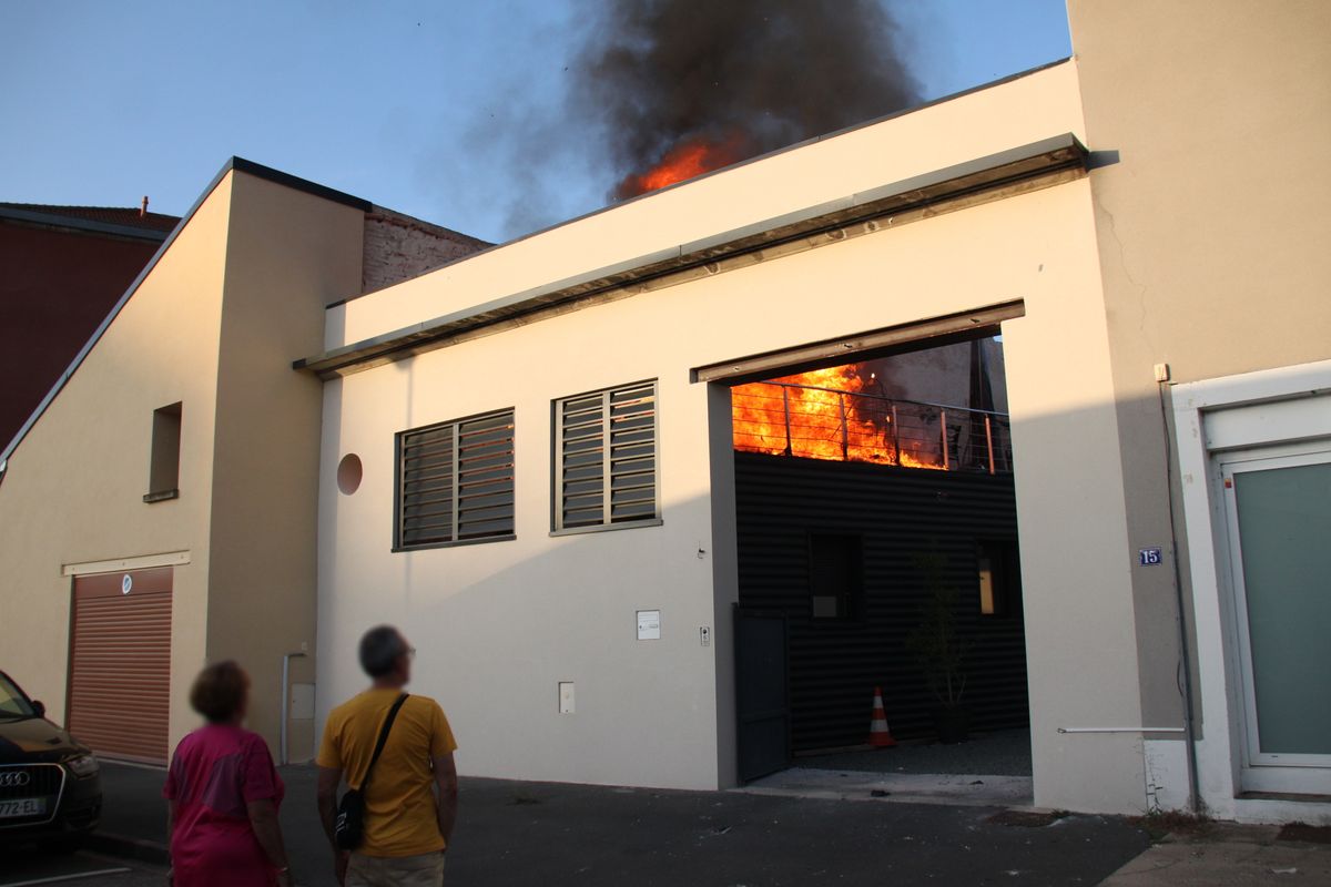 Roanne : un feu de barbecue déclenche un incendie sur une terrasse - Le ...