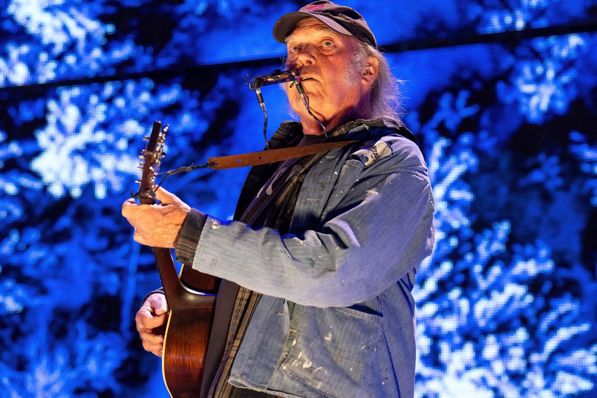 Neil Young annonce son grand retour sur scène... et à Paris - L’Éveil ...