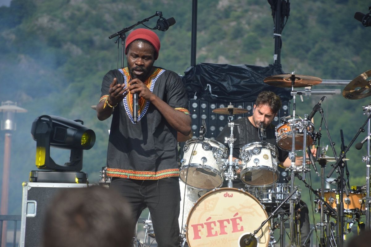 Féfé, chanteur et musicien emblématique de Saïan Supa Crew, en concert ...